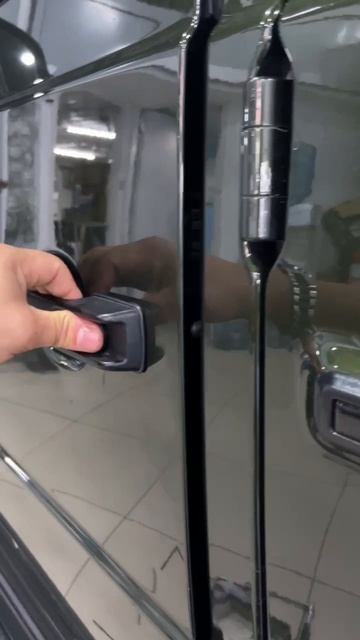 Работа доводчика двери Mercedes гелендваген