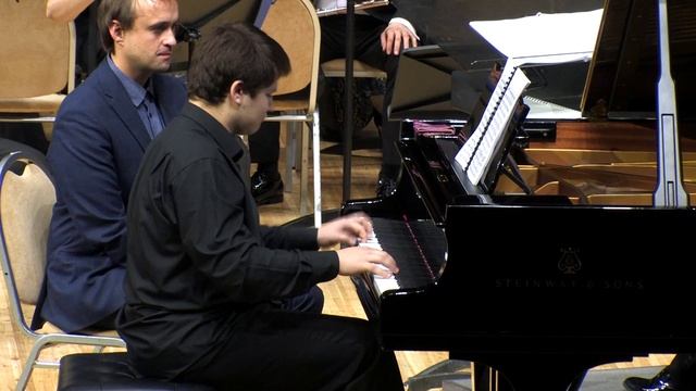 Инь Чень Цзун. Концерт для фортепиано с оркестром «Хуан Хэ» («Желтая река»)