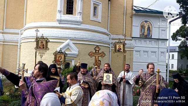 Крёстный ход в Свято-Благовещенском Киржачском монастыре на праздник Происхождения Честных древ.