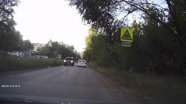 Дорога в Омске у Тюкалинского тракта (улица Дианова)