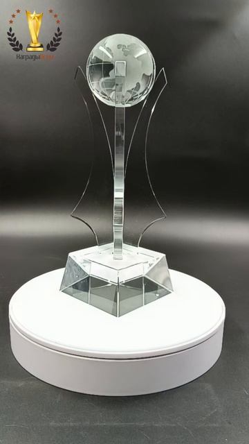 Награды с земным шаром