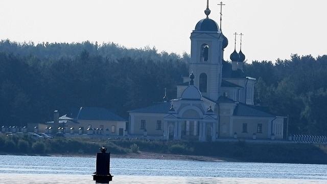 Церковь Знамения Честного Креста Господня в Коприне