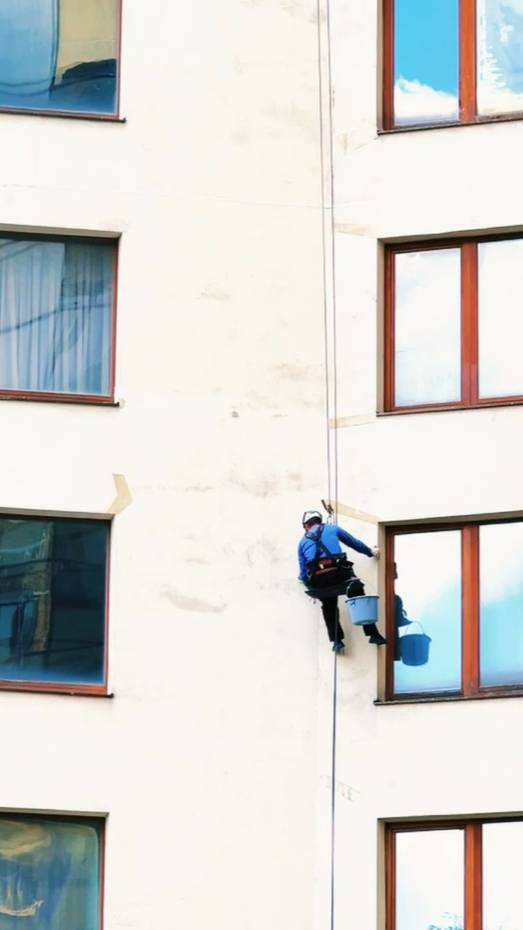 Плановое обслуживание фасада элитного жилого комплекса «Вавилово» в Москве