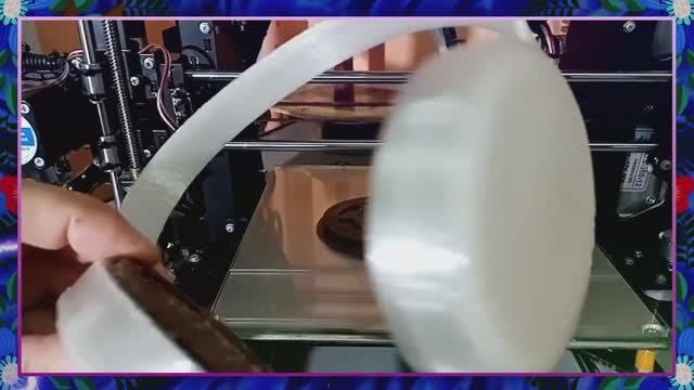 Напечатал наушники