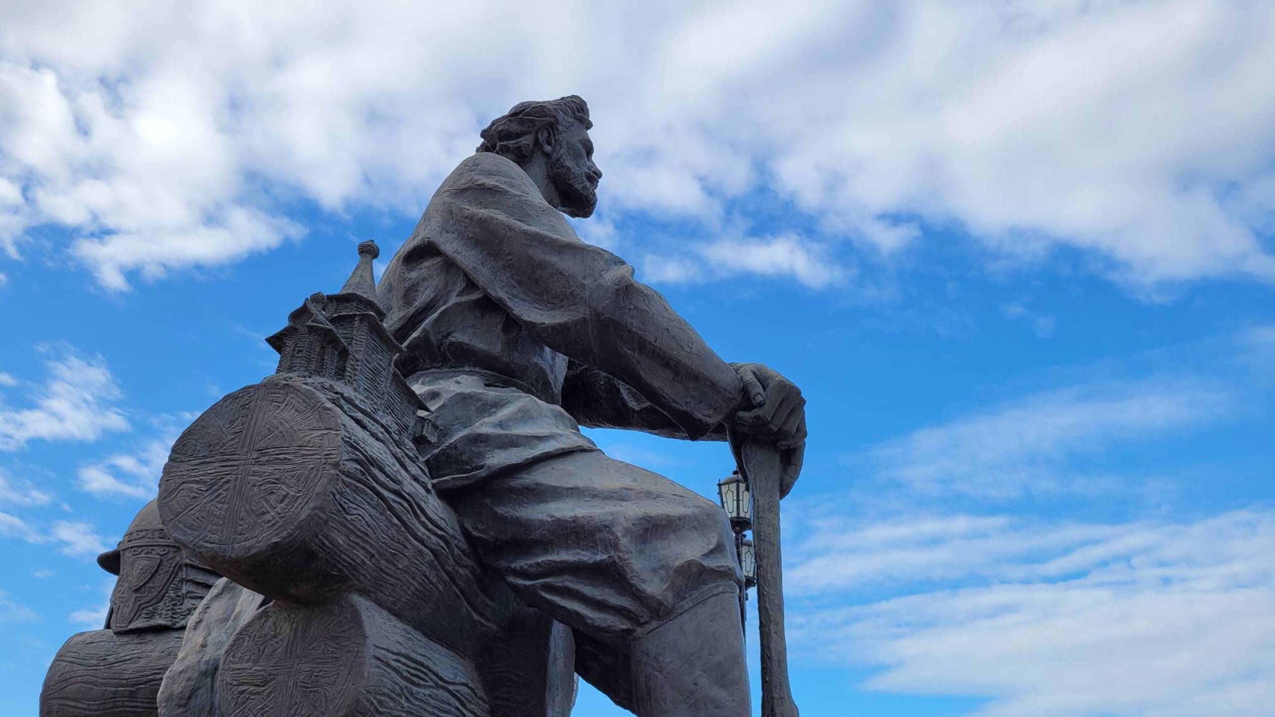 Оживляя памятники: памятник Петру Бекетову в Якутске