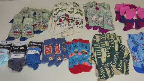 Лот 391 Себ ть 64р Сток Носки Канада  цена 1870 руб кг 3кг