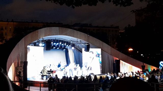 Большой джазовый оркестр Петра Востокова, Театральный бульвар (1)