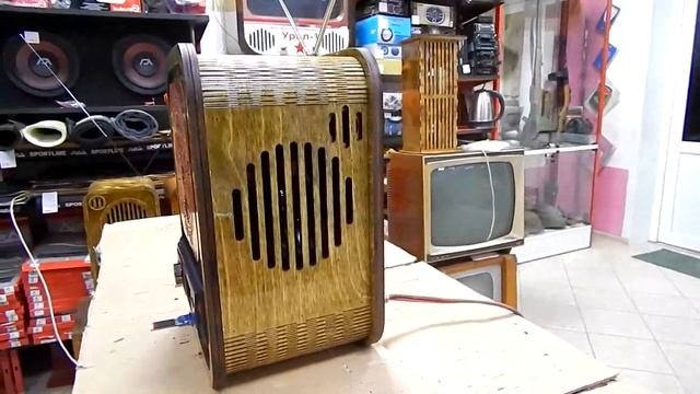 Говорящий ящик из никому не нужной балалайки:  два 13 динамика.