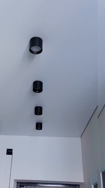 теневой натяжной потолок