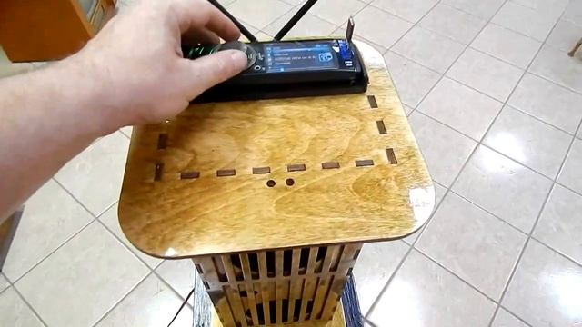 вертикальный два 13 см динамика .