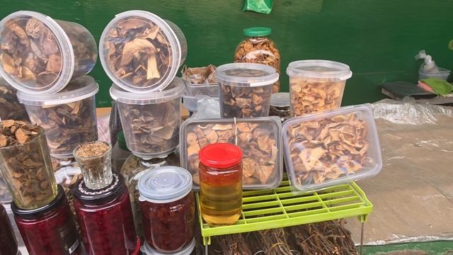 Центральный рынок Костромы, и покупаю новичков на московские плантации