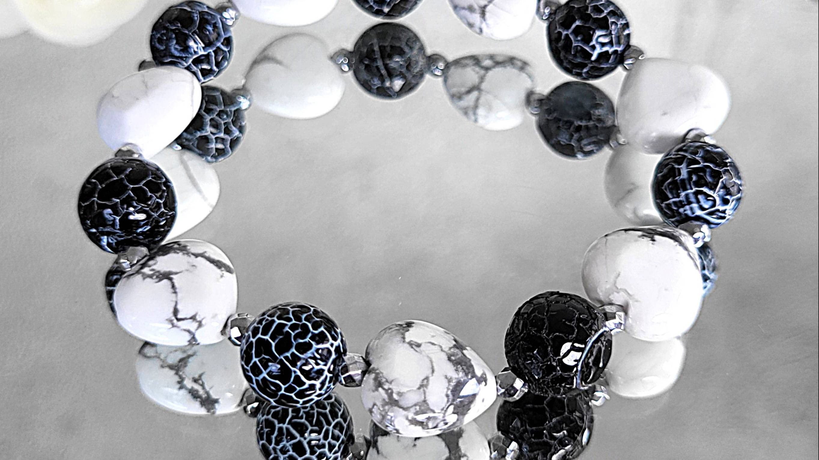 Браслет из агата пати, турквенита (под кахолонг)