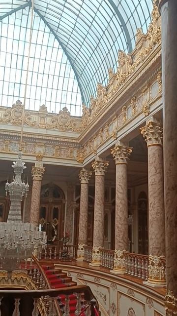 Дворец Долмабахче, хрустальная лестница и галерея (Dolmabahche Palace, Crystal Staircase and Gallery
