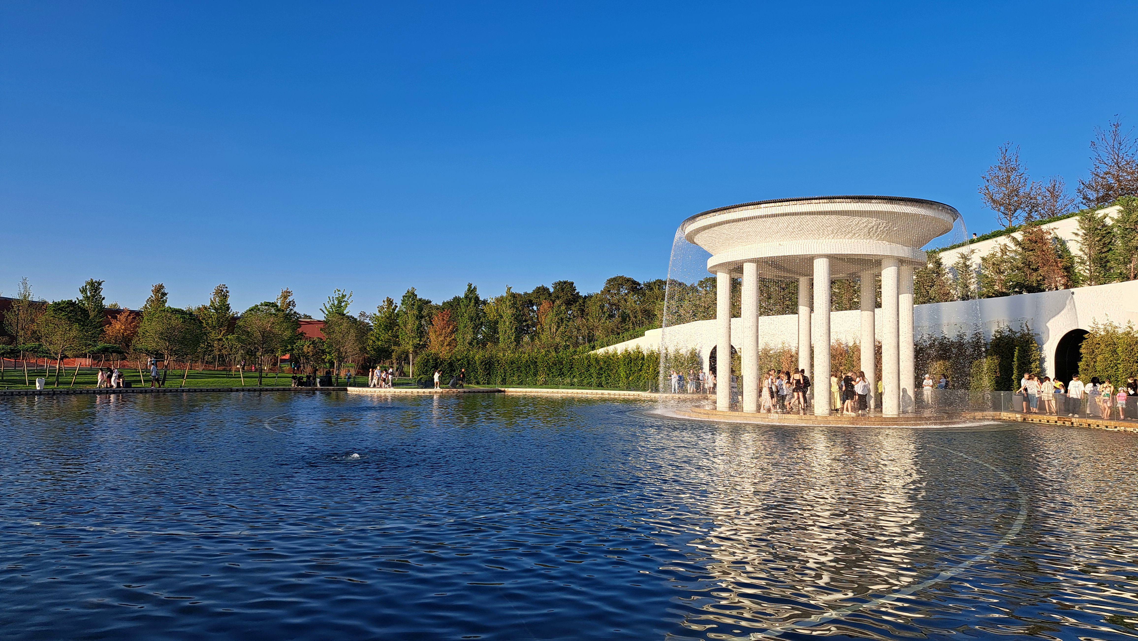 Парк Галицкого летним вечером