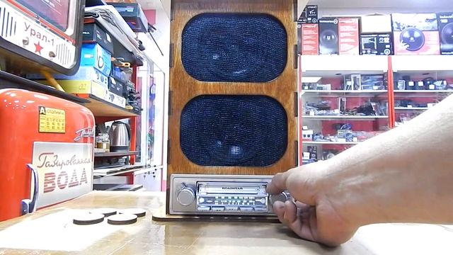 Говорилка  из 40 летней магнитолы.