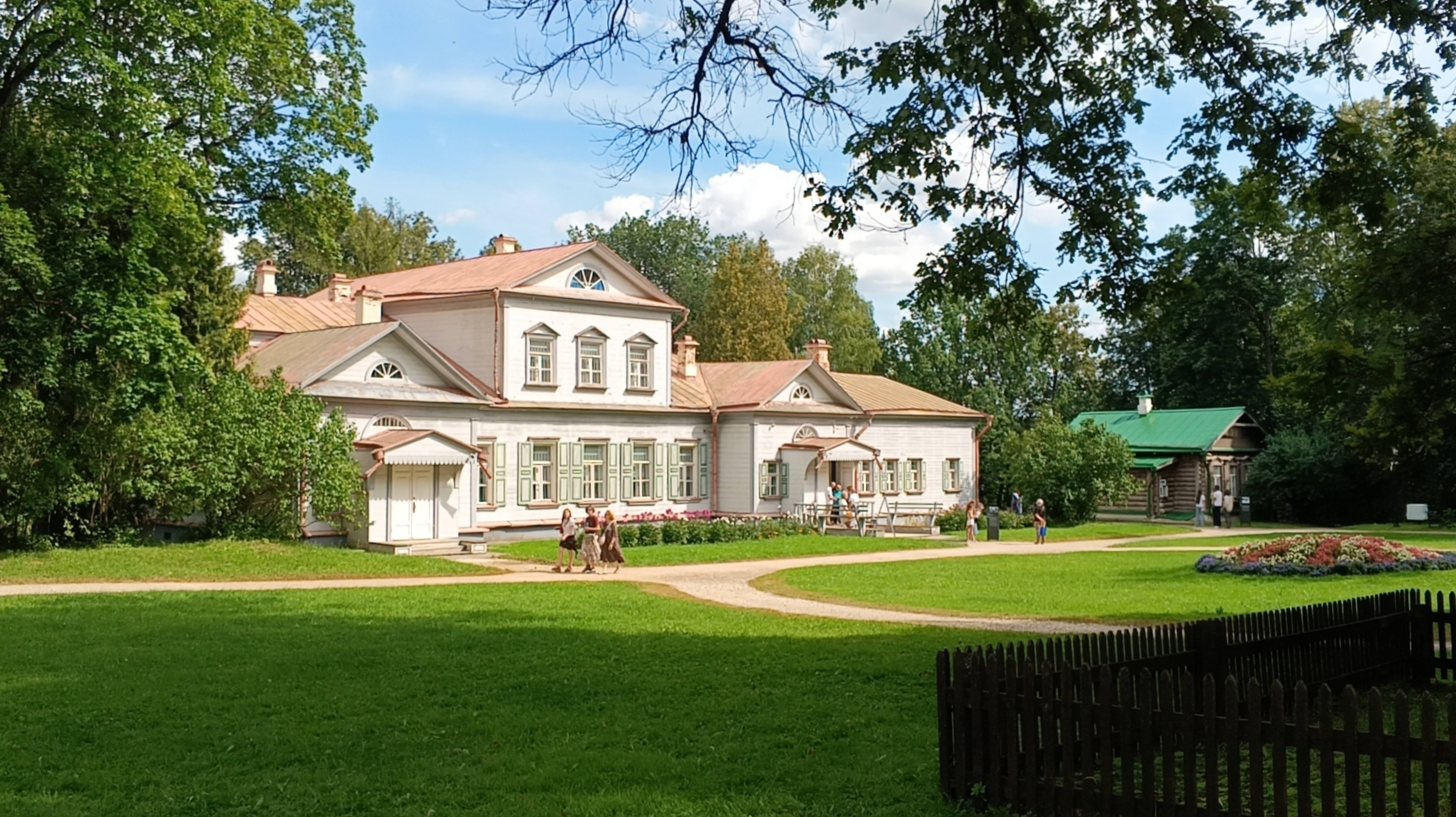 Прогулка по усадьбе Абрамцево. Часть 1. Двухвековой дуб. Баня. Картины. Усадебный дом. Фестиваль.