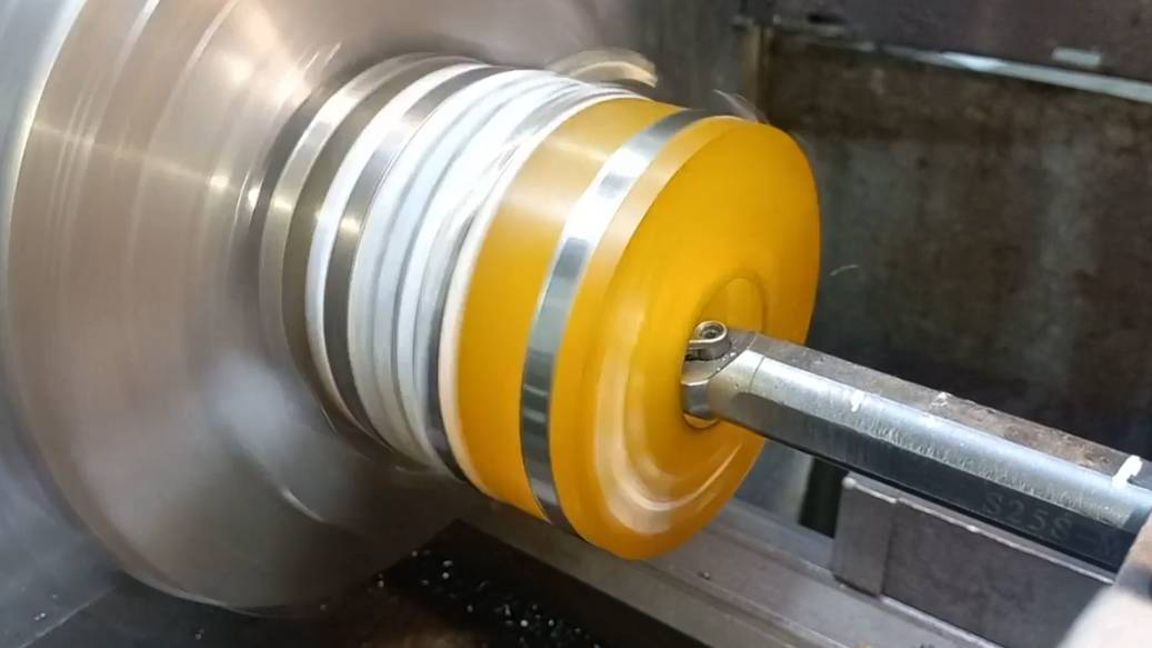 Вырвало обтюратор.