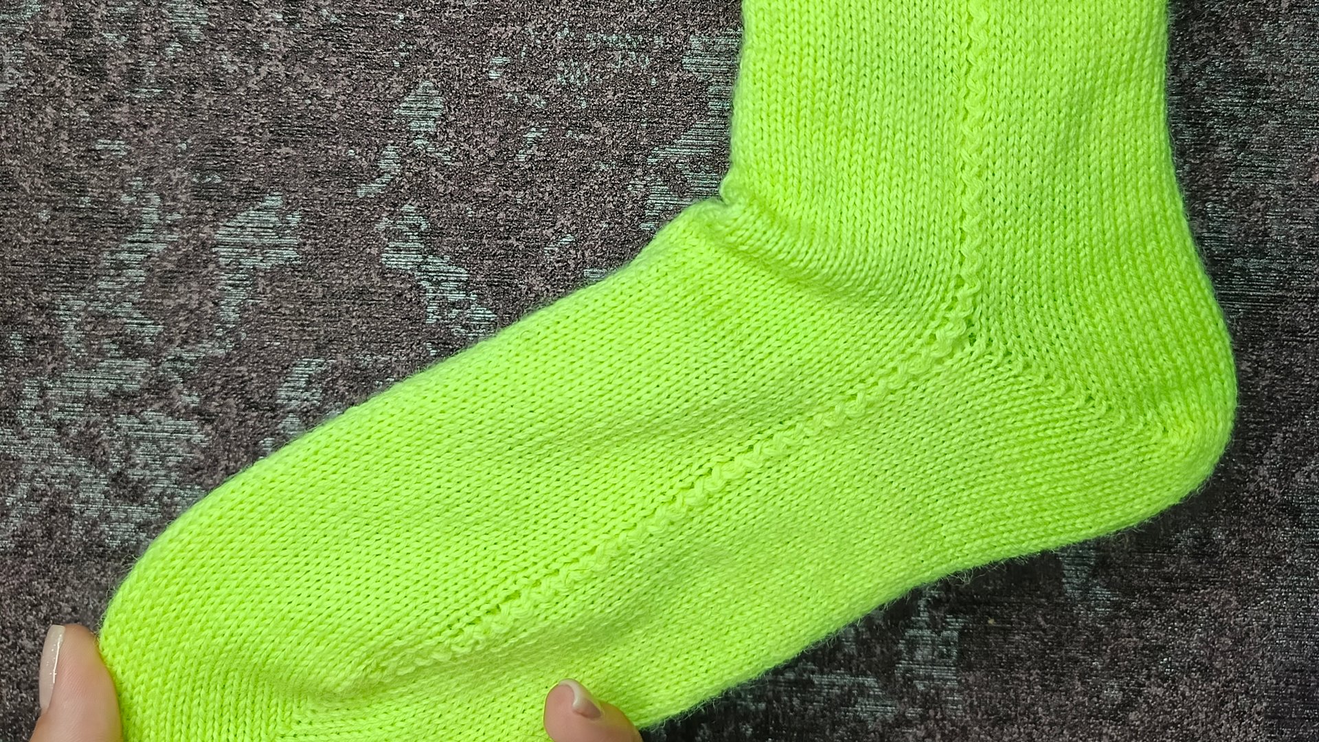 Носки без шва на однофонтурной вязальной машине