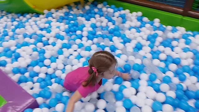 Игровая комната. Аквагрим, горка, догонялки