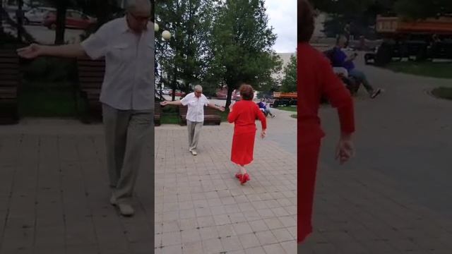 RESIDENTS OF THE CITY OF BALGOROD ARE DANCING