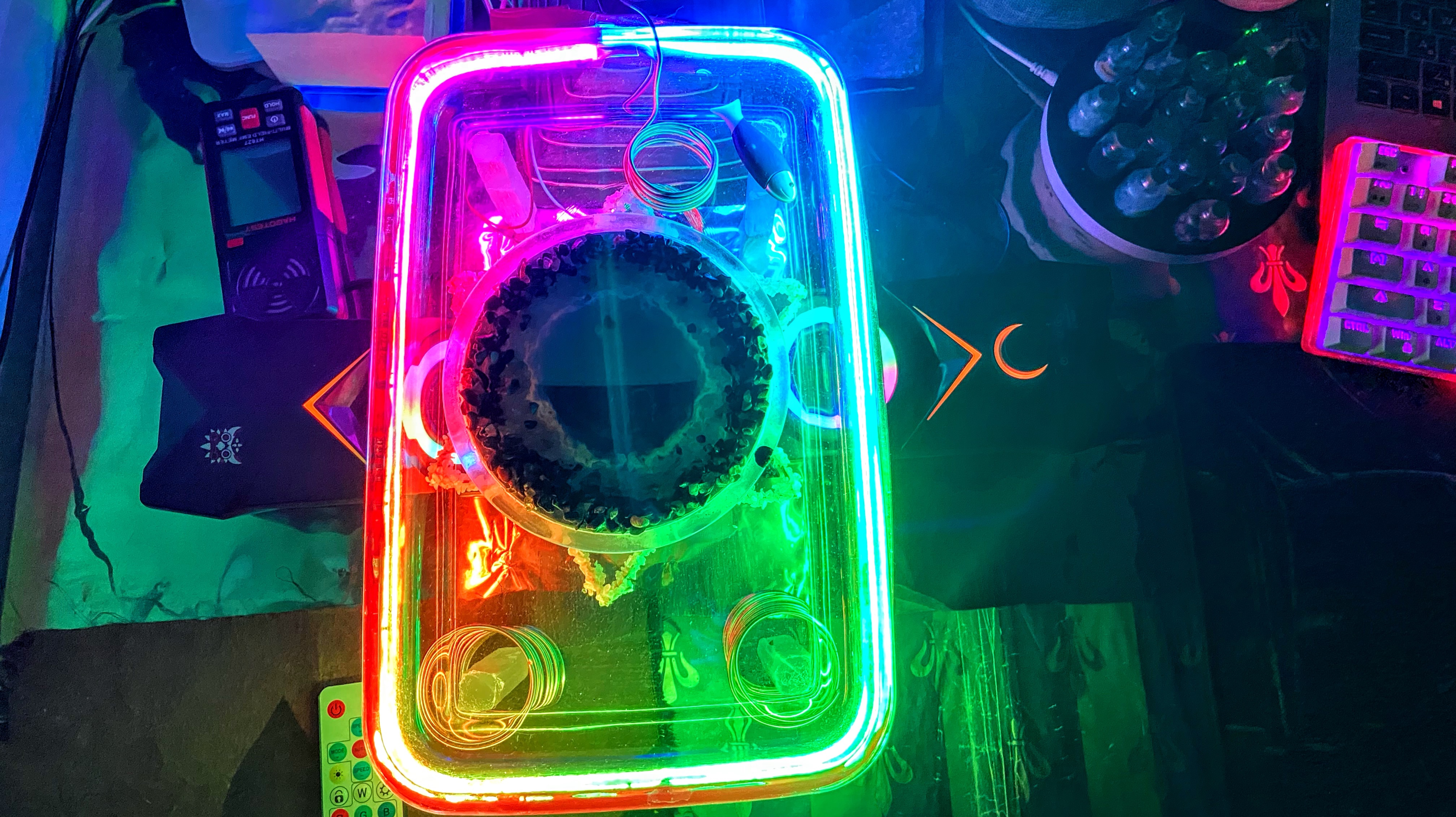 Установка для создания геометрических картин