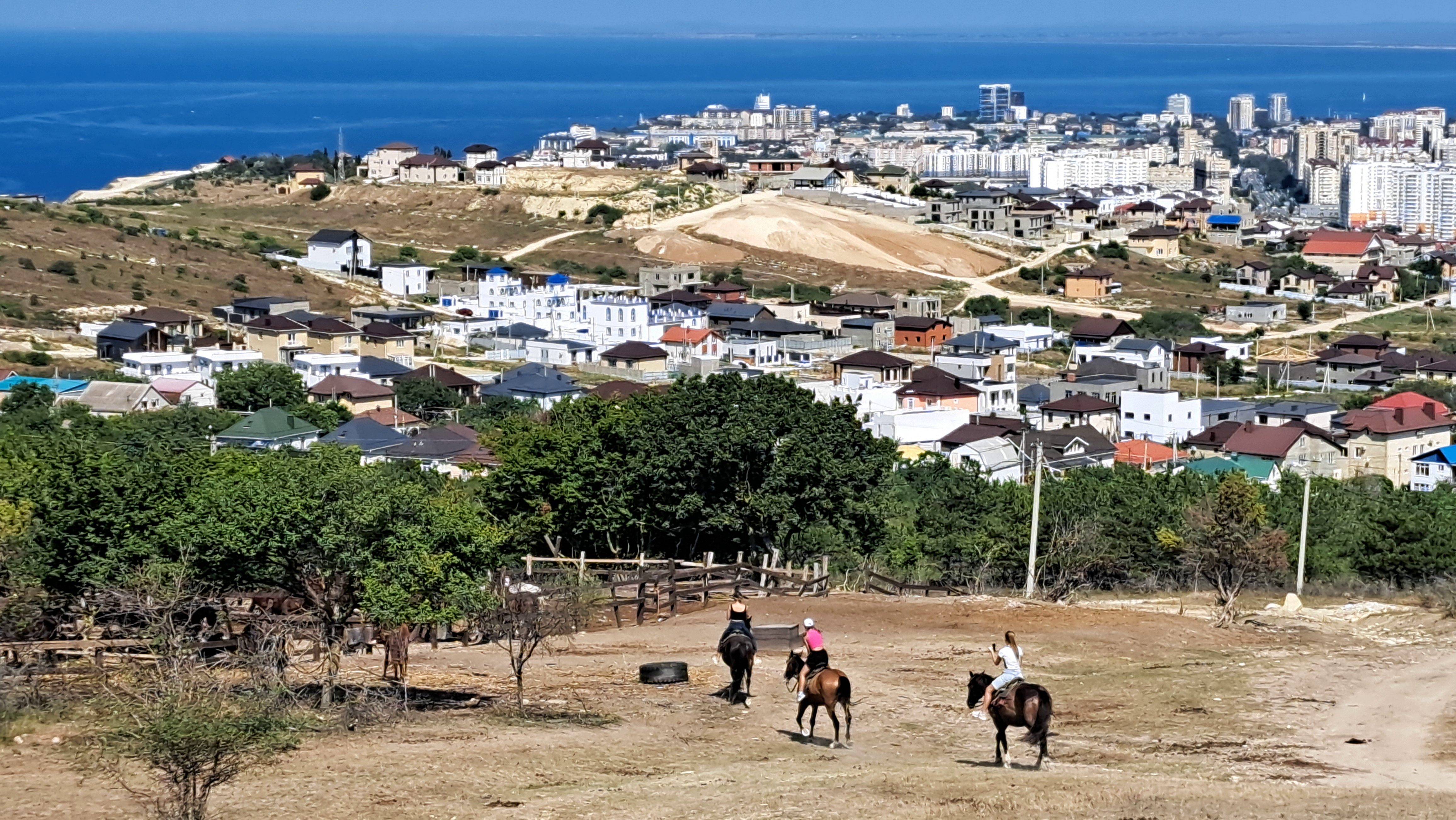 Конная прогулка с роскошным видом на Анапу