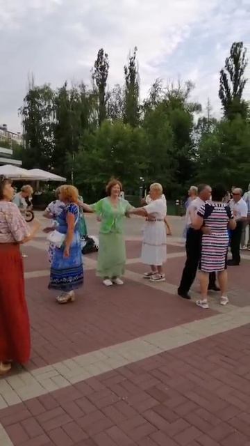 BELGOROD RESIDENTS ARE DANCING