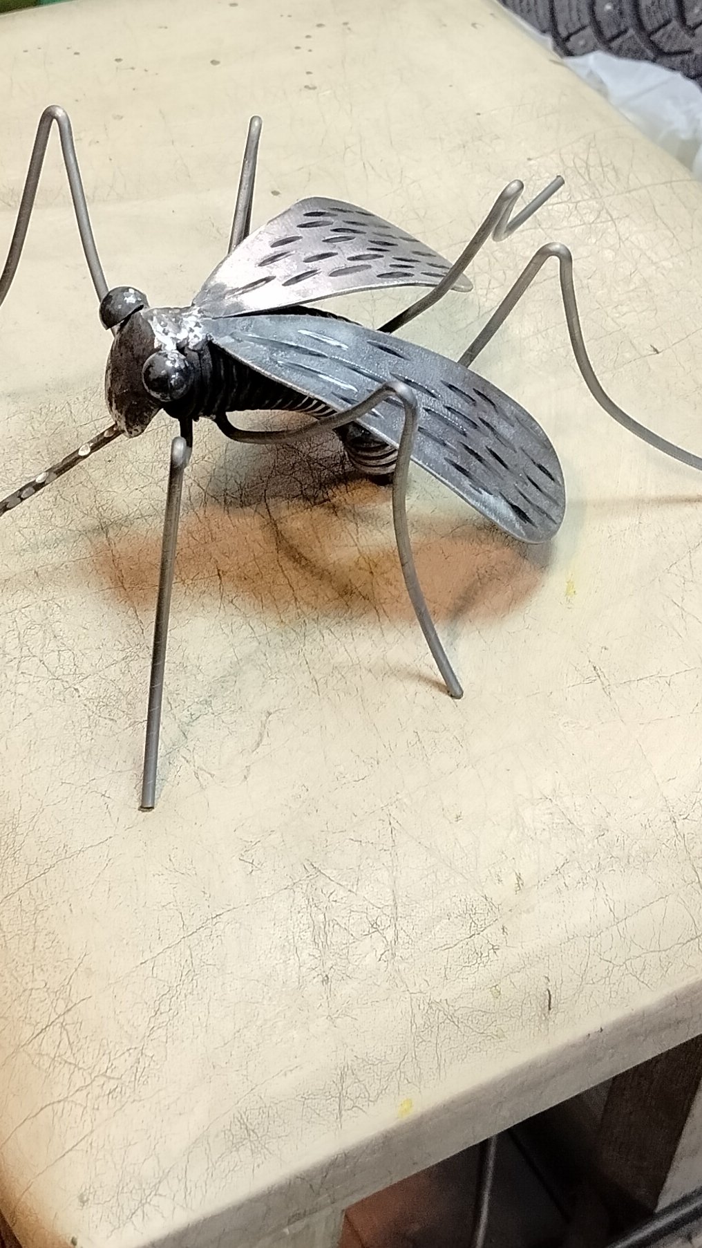 комарик из металла