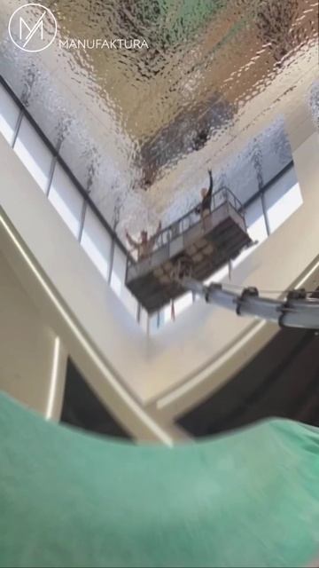 Потолок из нержавеющей стали “AquaSteel” с эффектом Волной глади