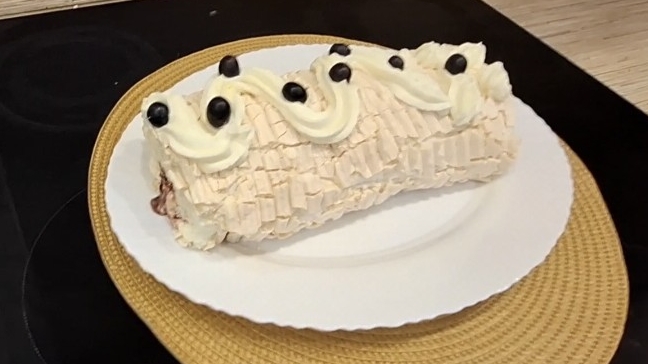 Меренговый рулет.