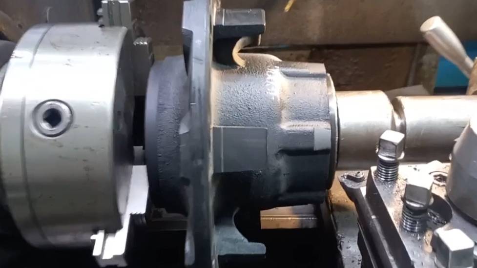 Растачиваю ступицу