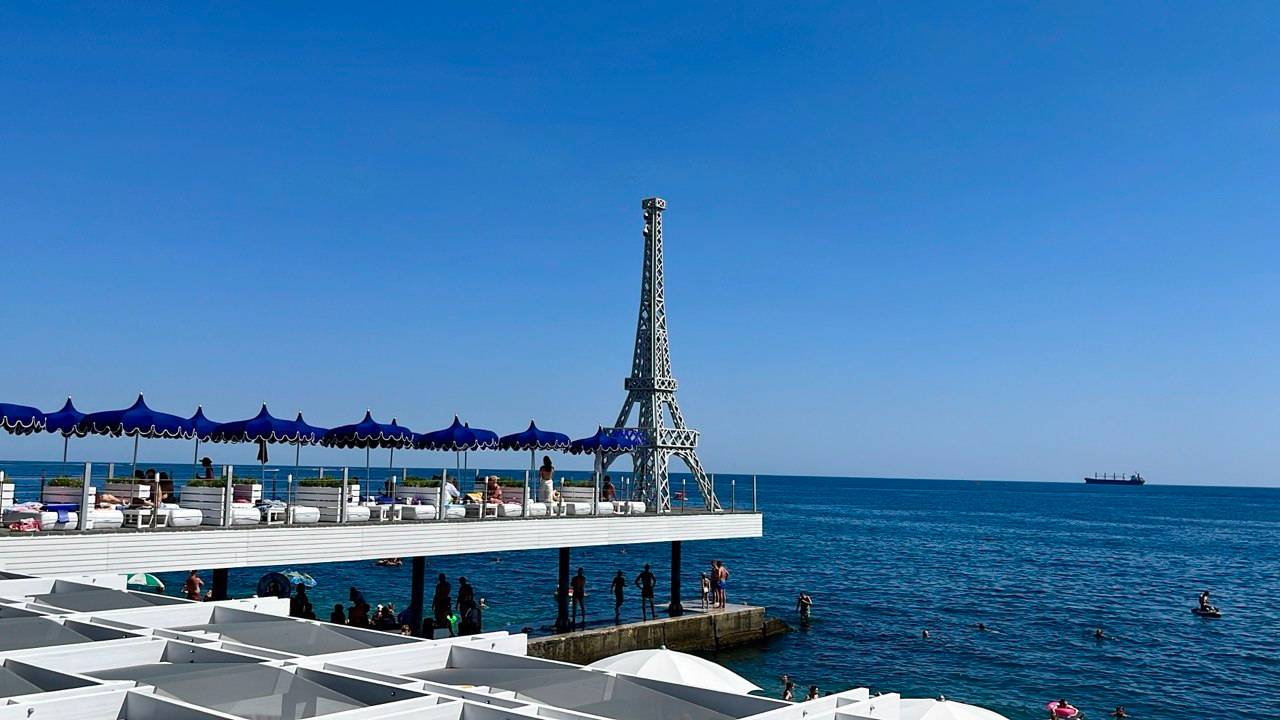 ЯЛТА КРЫМ Я не ожидала ТАКОГО! Массандровский пляж пляжный хаос или райский отдых?