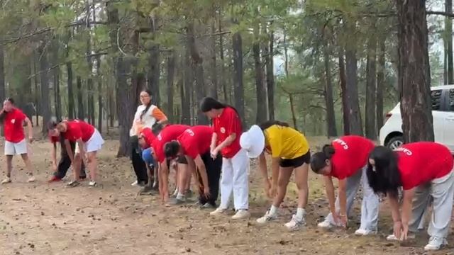 Якутии полицейские и активисты «Движения первых» в рамках акции «Зарядка со стражем порядка»