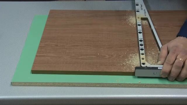 ЧЕРОН - МК 14. Мебельный кондуктор для сверления отверстий в плоскости под стяжки евровинты