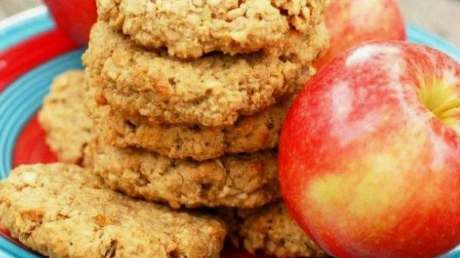 Печенье с яблоками и овсянкой.