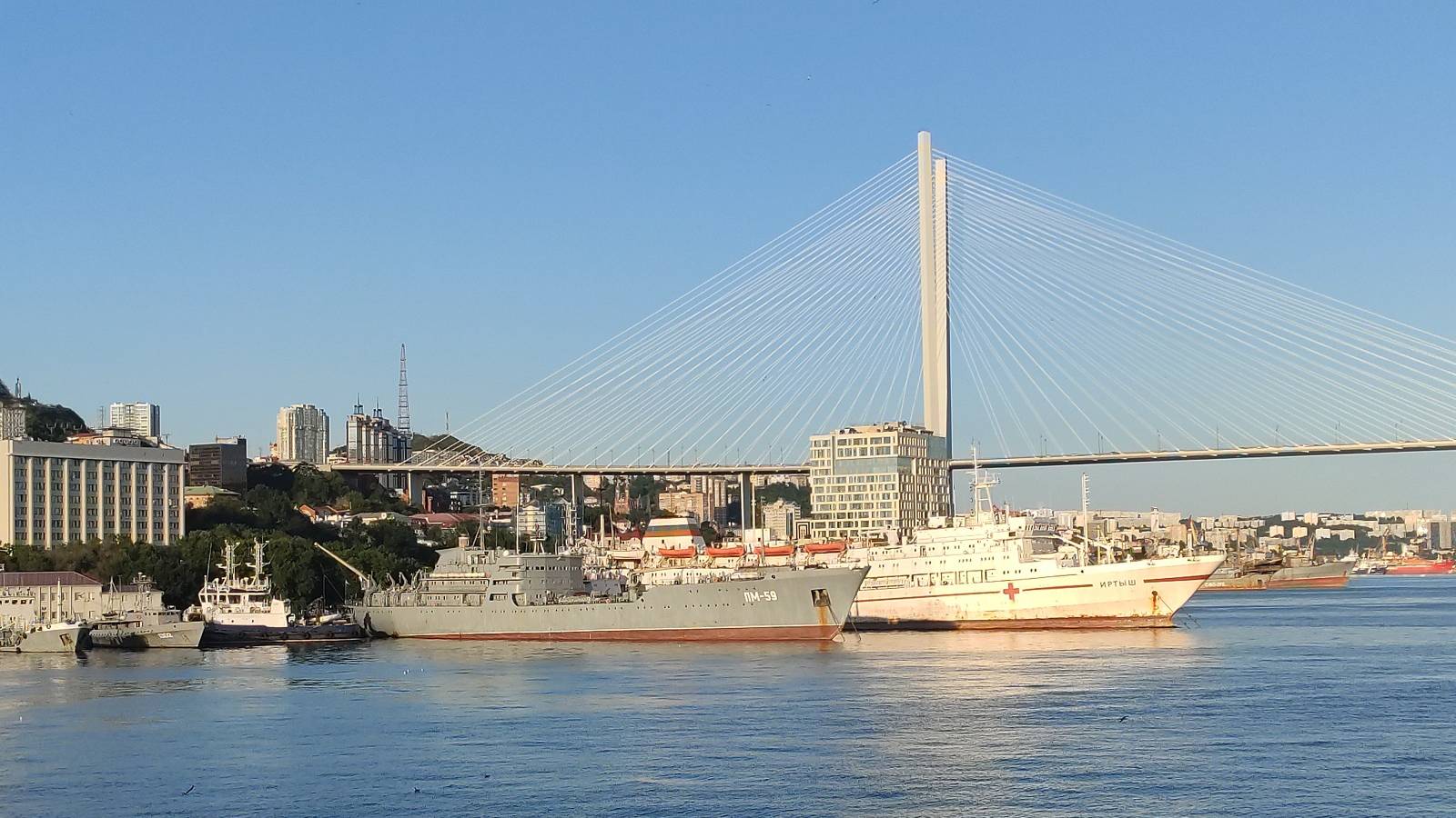 Площадь , Алеутская. б. Золотой Рог. Владивосток