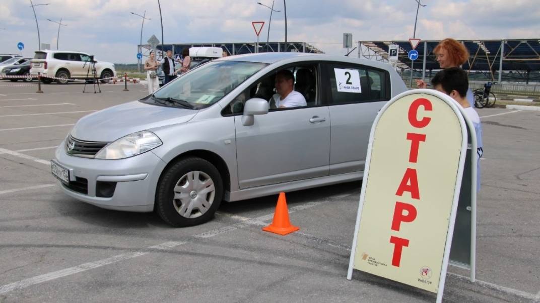 В Нижнем Новгороде 8 августа проводились соревнования водителей автомобилей с ручным управлением.