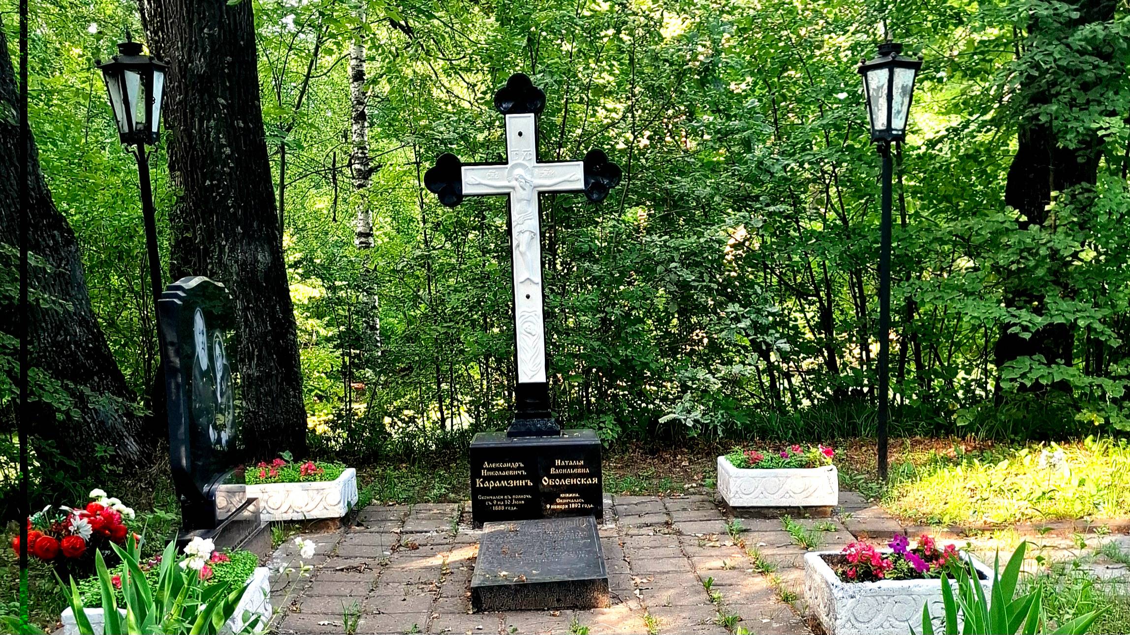 Рогожка. Осторожно змеи. На могиле Карамзиных. Часть-2.