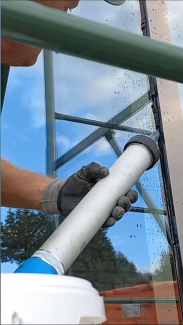 Как произвести герметичный шов стеклянного угла ?