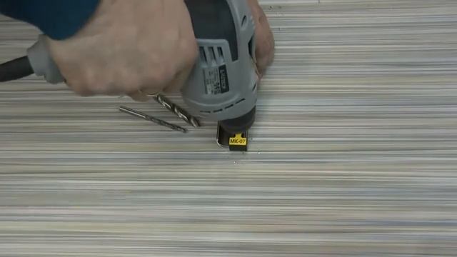 ЧЕРОН - МК 07. Мебельный кондуктор для сверления отверстий в алюминиевых ручках дверей купе