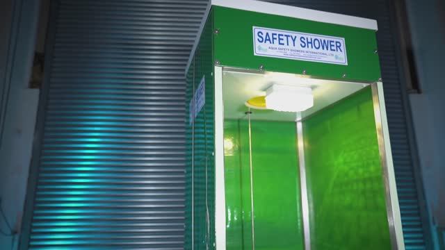 Тестируем кабину самопомощи на предприятии