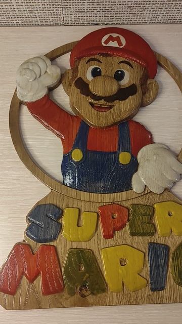 Деревянное панно Марио