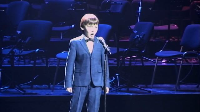 Алексей Силуков исполняет "Стать волшебником" - хиты Крылатова и Энтина | Яркий вокал!