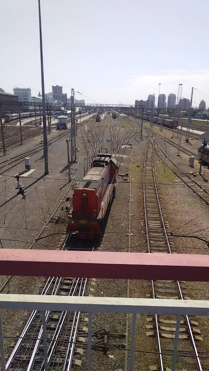 ТЭМ18ДМ-474 следует в депо