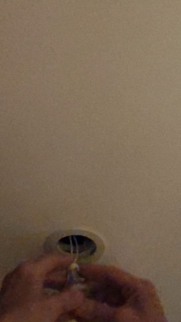 Какие вопросы приходится решать агенту? Да разные, например, освещение