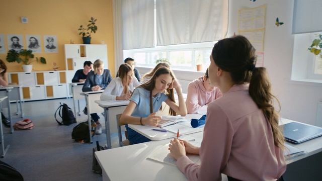 Красная линия - в любови к учителю ? Письмо Татьяны в XXI веке: когда подросток ищет любовь ...