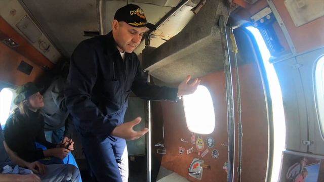 Как отрыть дверь самолёта L-410 (18-08-2025)