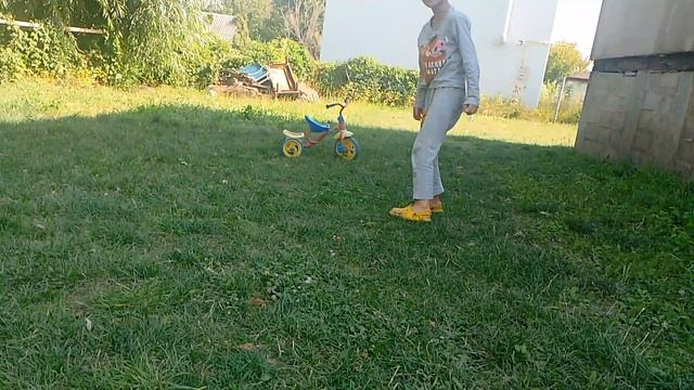 трюк я делаю трюки с Артёмом.mp4