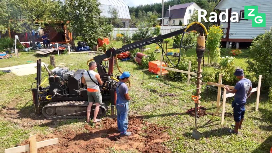 Котлован и сваи в СНТ для одноэтажного дома