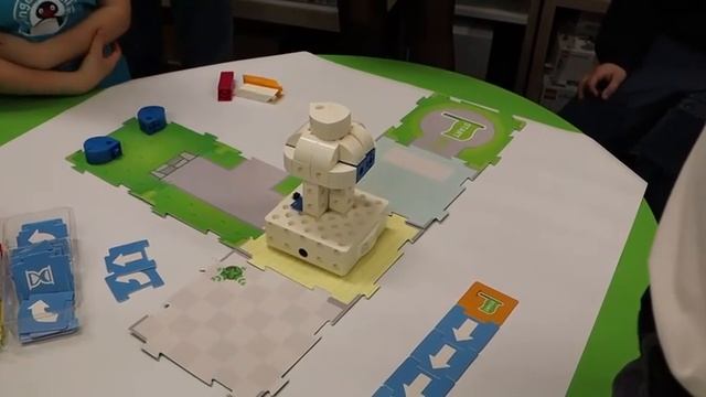 Базовый набор для конструирования и алгоритмики в детском саду и начальной школе, Робот Семен